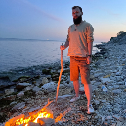 nick.root — все посты пользователя по времени