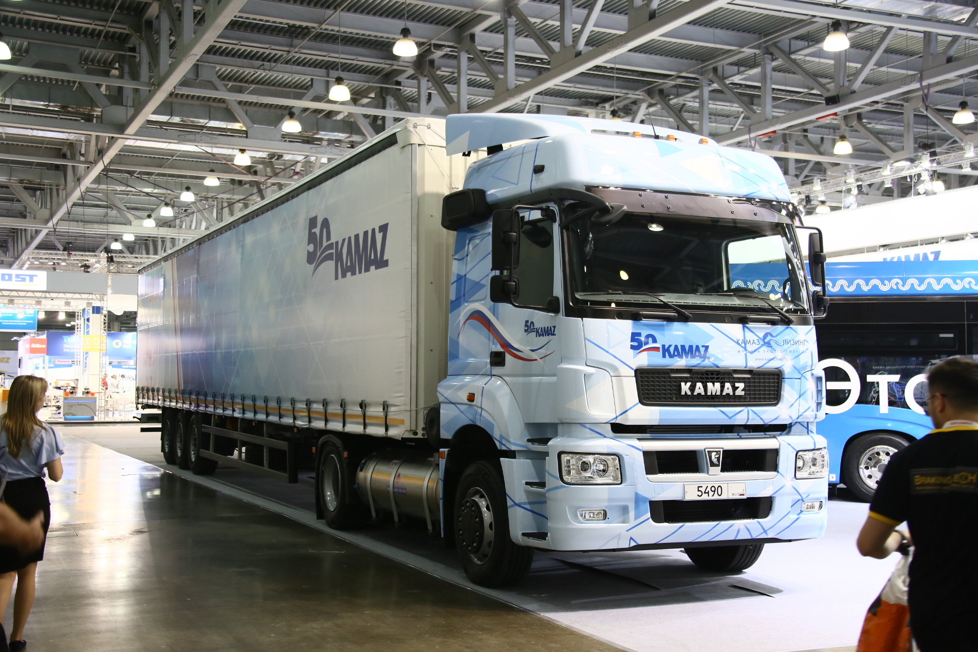 Обзор экспозиции «КАМАЗа» на выставке COMTRANS 2019 (фоторепортаж + видео) - 06.09.19 15:11 | Пикабу