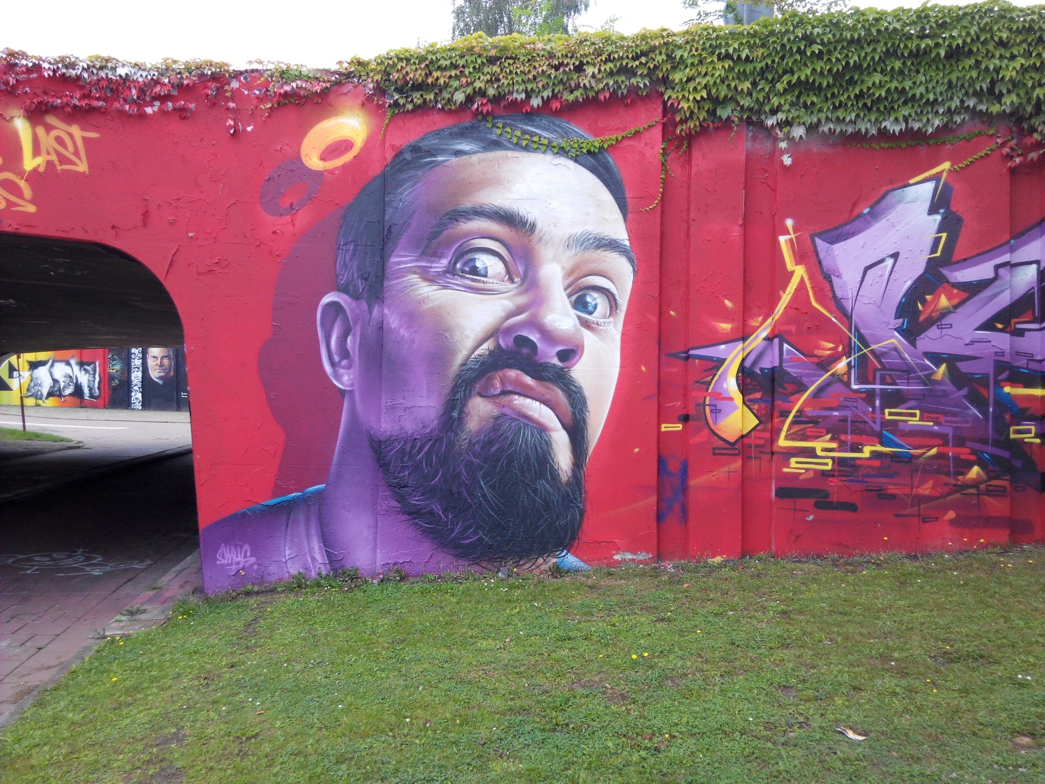 Стрит-арт художника из Глазго Сэма Бэйтса (Sam Bates), более известного ...