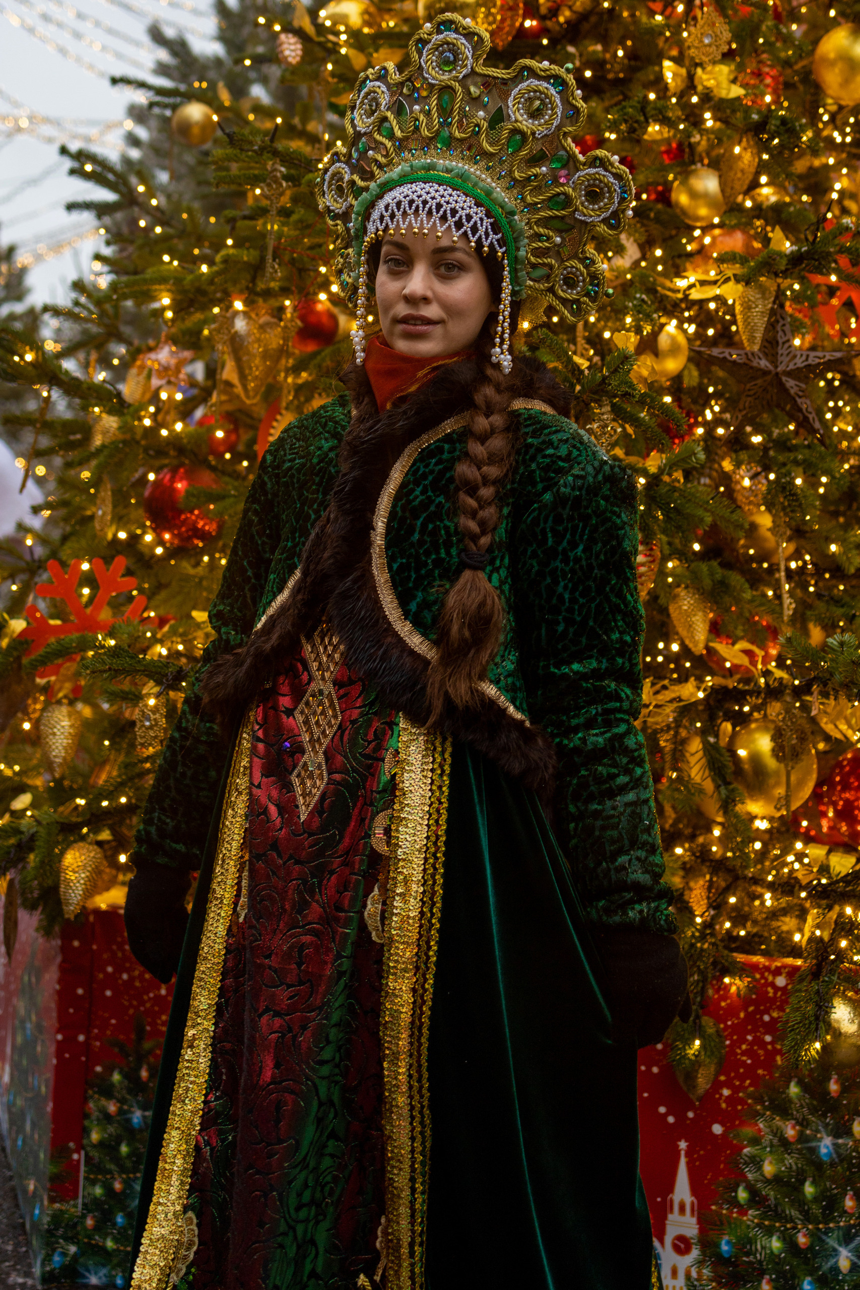 Новогодние моменты: Персонажи Манежной площади... | Пикабу