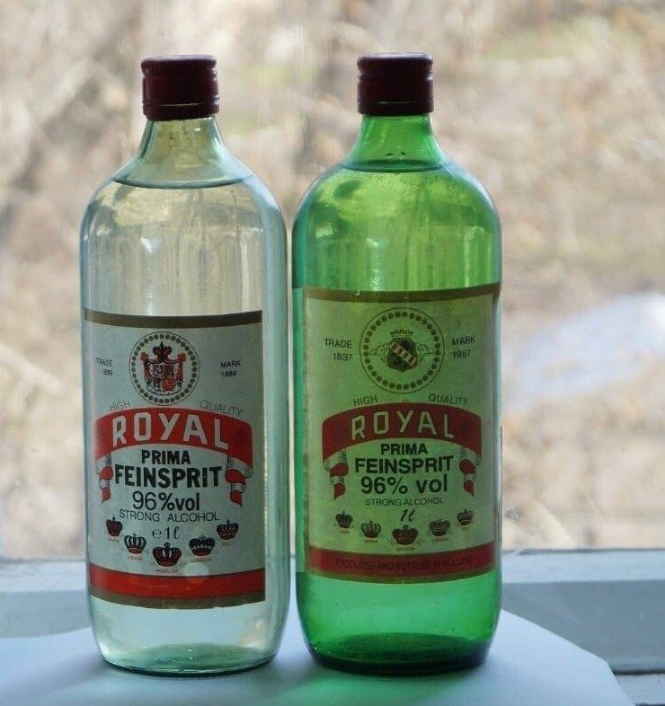 Тот, кто пил рояль в 90-е и выжил — бессмертные | Пикабу