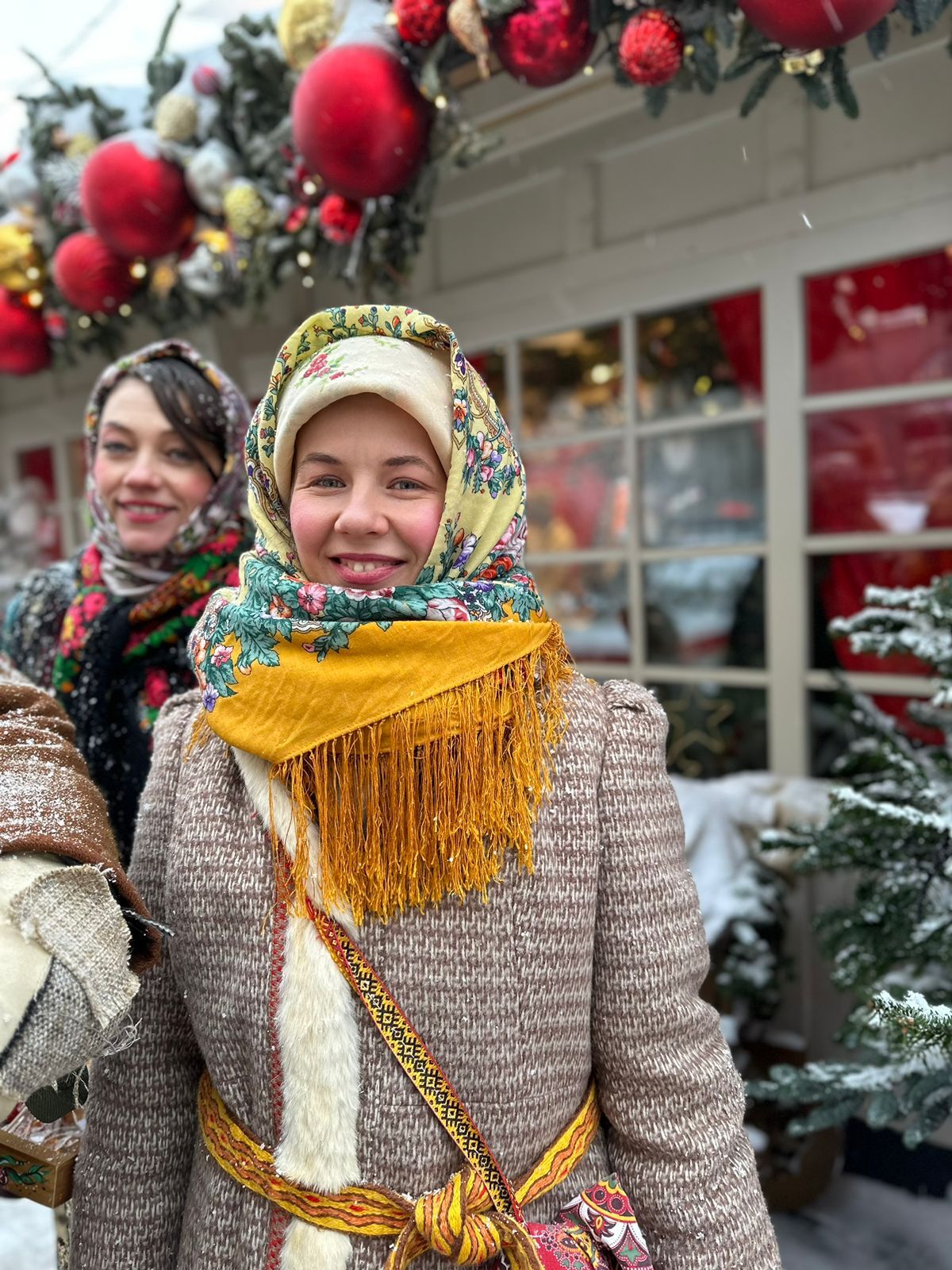 Новогодние моменты: Персонажи Манежной площади...2024 | Пикабу