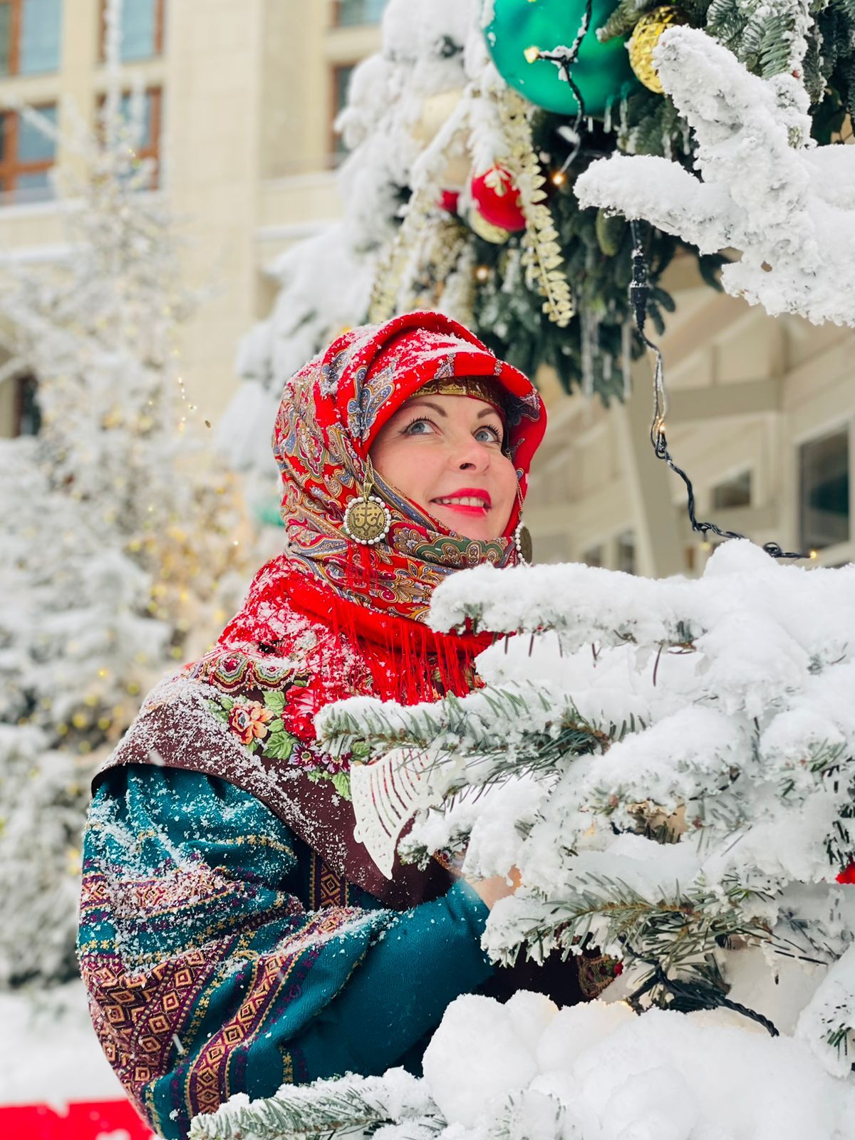 Новогодние моменты: Персонажи Манежной площади...2024 | Пикабу